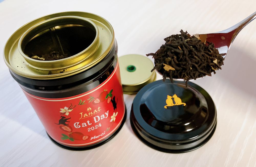 【カルディ2024猫の日バッグ“プレミアム”開封レビュー】猫ちゃんイラスト入りトートバッグにグッズとお菓子詰め合わせ、一般販売は2月28日以降 ...